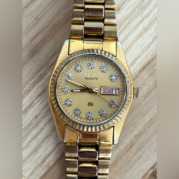 Seiko | Accessories | Seiko Sq Ladies Watch Rare Vintage Crystals Gold ...
